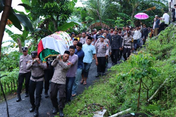 Polres Pekalongan Berduka, Bhabinkamtibmas Kandangserang Aipda Mahrodzi ...