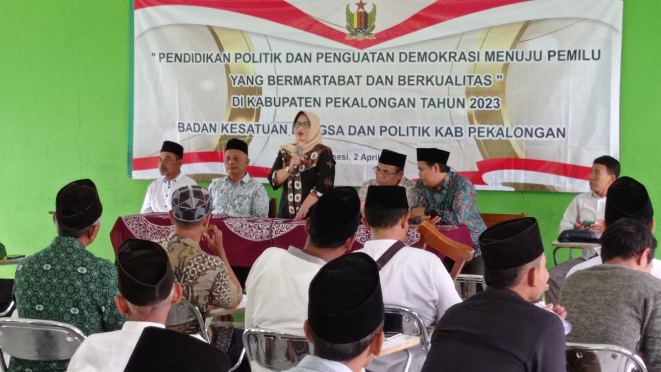 Masyarakat Kesesi Diberikan Pendidikan Politik untuk Tingkatkan ...