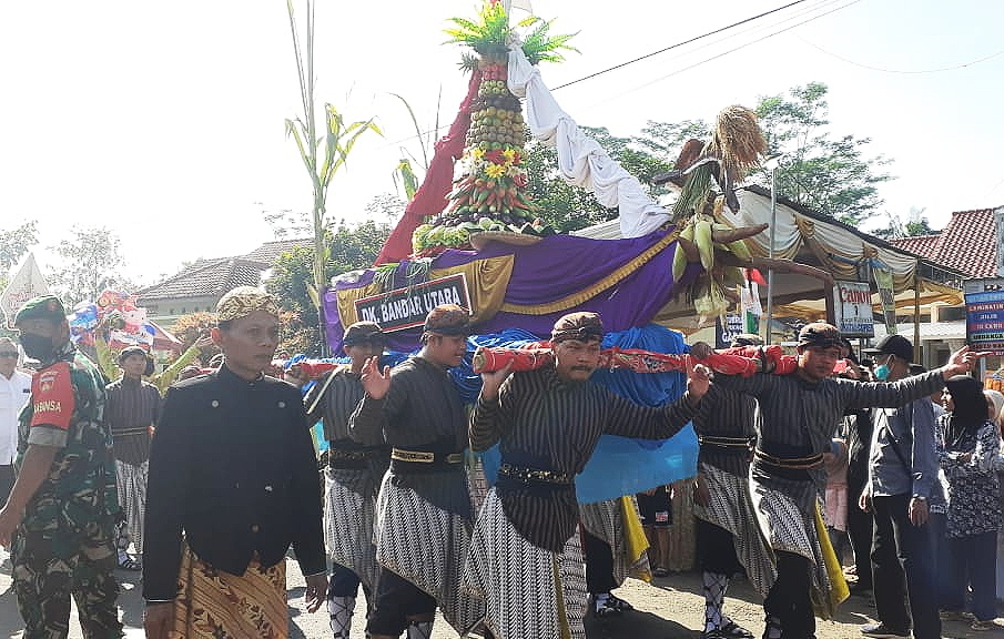 Karnaval Hasil Bumi Ramaikan Sedekah Bumi Desa Gandarum